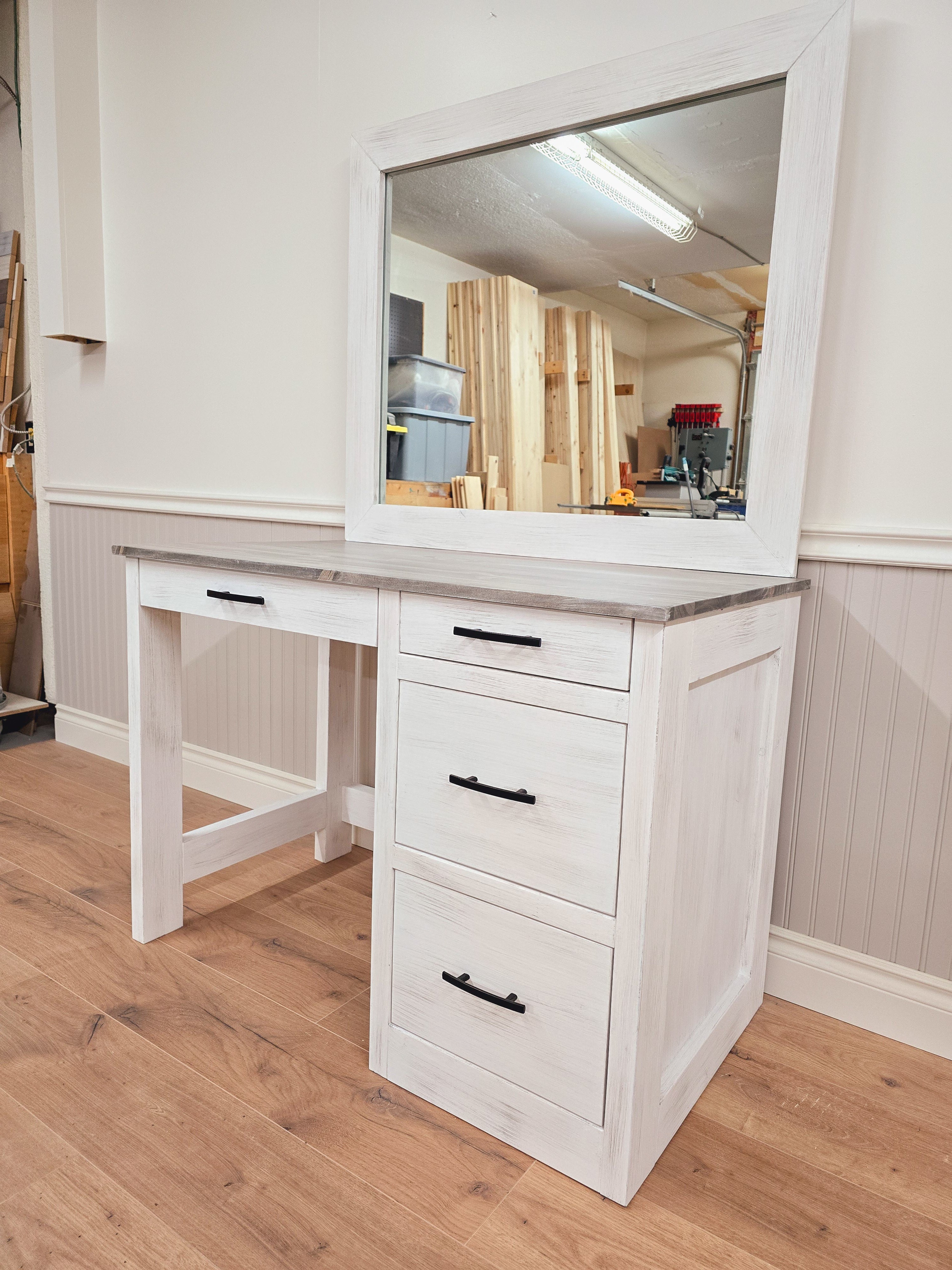 Amy Vanity/Desk – The wooden board
